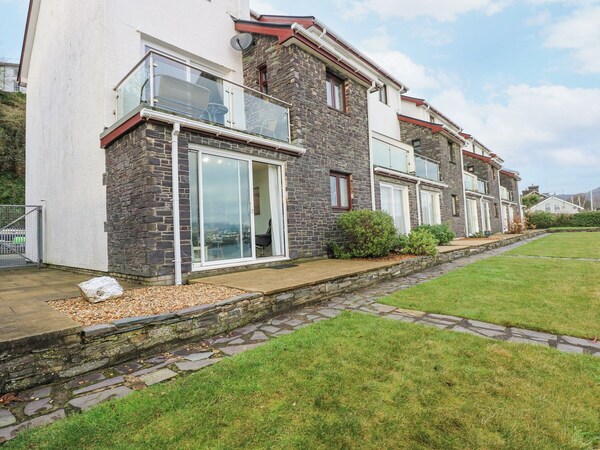 1 Oakley Wharf, Family Friendly, With A Garden In Porthmadog - Portmeirion