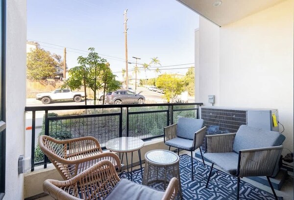 King Bed|chef's Kitchen|2-car Garage|1650 Sq Ft - San Diego, CA