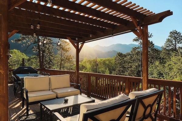 Stunning Southwest Architecture And Design - Green Mountain Falls, CO