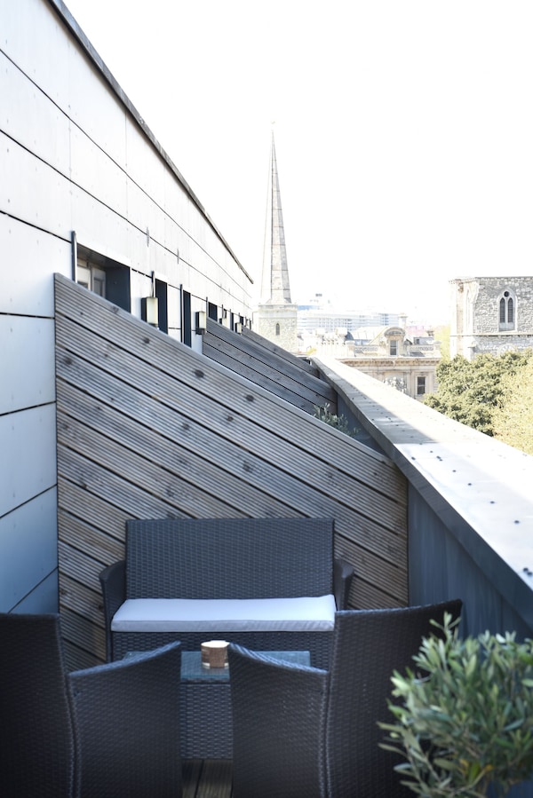 Crown Quarter Penthouse - City View - Southampton