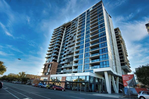 Luxury Cbd Escape - 1br Apartment With Pool & Gym - Adelaide