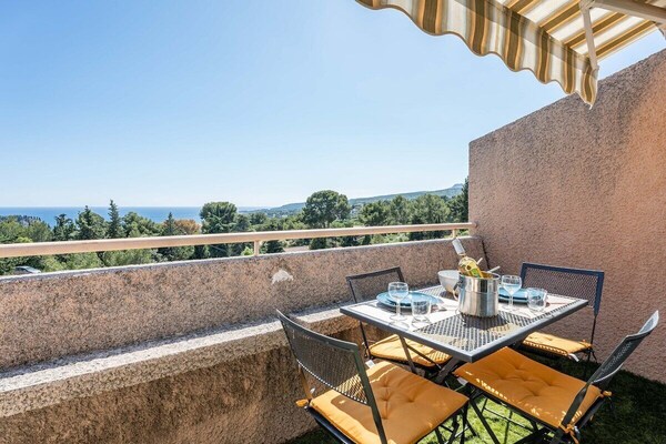Le Neptune - T2 Swimming Pool, Private Parking - Cassis