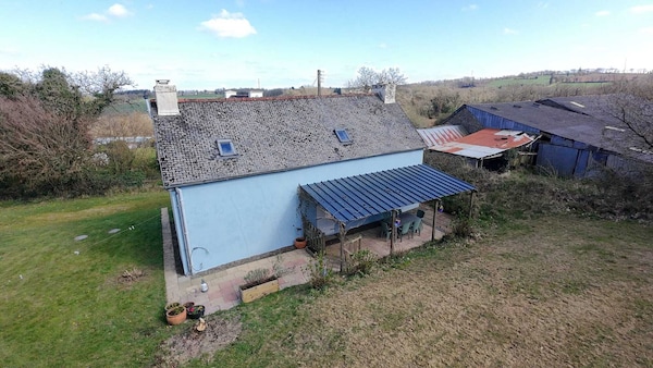 Three Bedroom Breton Countryside Cottage. Family Friendly - Huelgoat