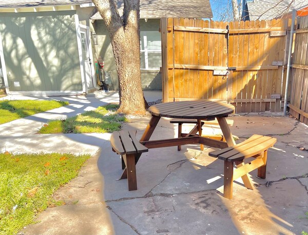 Cozy Plaza Retreat - Near Downtown & Entertainment - Oklahoma City
