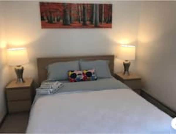 Spacious 7 Bed, 3 Bath Spanning Two Separate Floors. Close To Nyc 30 Day Minimum - Jersey City, NJ