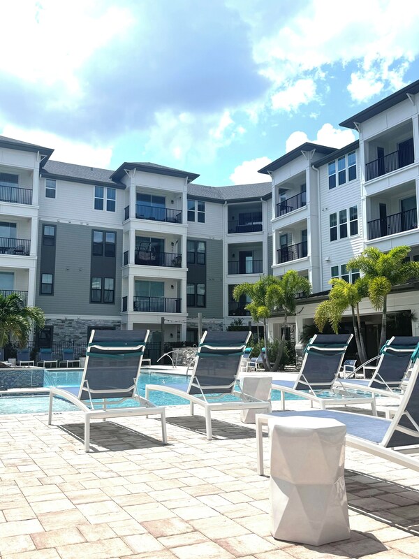 Modern Orlando Retreat Near Mco In Gated Community + Resort Amenities & Parking - Orlando, FL