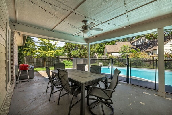 Fenced In Pool-jacuzzi Tub-walk To Dining & Shopping-garage Parking-gym - Tulsa, OK