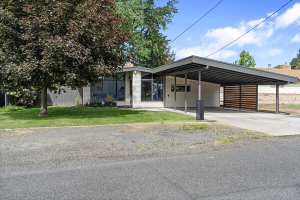 The Marvy: A Stylish Mid-century Wine Country Escape In Walla Walla - Walla Walla, WA
