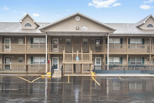 Beautiful Fully Remodeled Walk-in 1 Bedroom Condo With Full Kitchen - Branson, MO