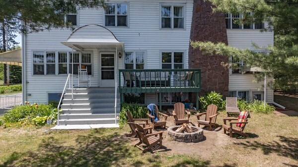 Muskie River Lodge  Where History Meets Comfort - Wisconsin
