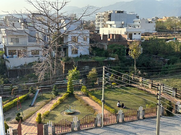 Room With Mussoorie View Balcony - Dehradun
