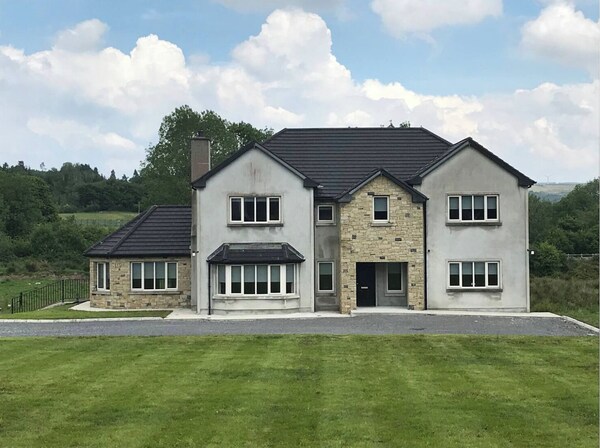 Wainsfort House, Blacklion  A Charming Retreat For Your Perfect Getaway - Fermanagh