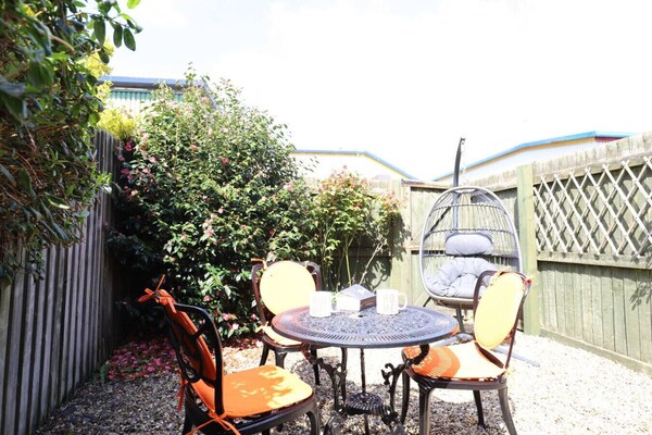 Stylish Townhouse By The Quay With Parking - Exeter