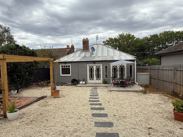 Just Off The Beautiful Lake Wendouree, Fully Fenced, Dog Friendly, Air Cond - Ballarat