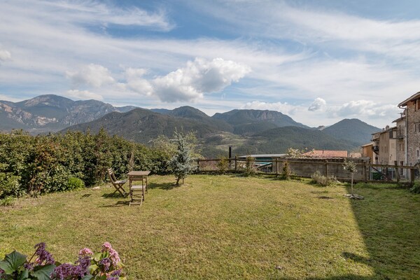 Apartamento 'El Campanar' Con Vistas A La Montaña, Jardín Compartido Y Wi-fi - Gósol