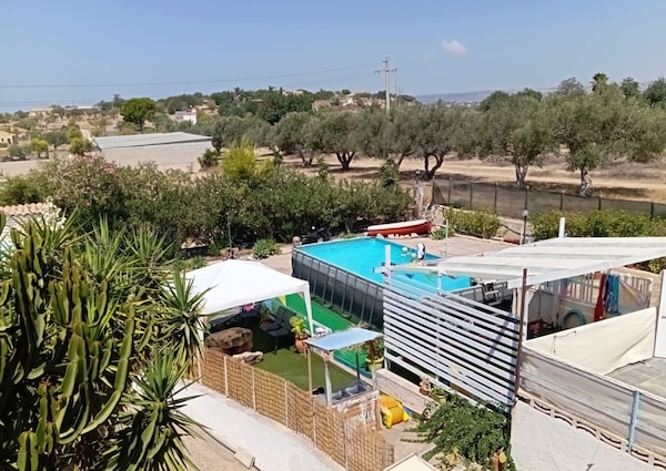 Room 'Sofia' With Shared Pool, Wi-fi And Air Conditioning - Modica