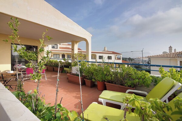 Apartment 'Olhos Do Mar  Terrasse Vue Mer' With Sea View, Wi-fi And Air Conditioning - Quarteira