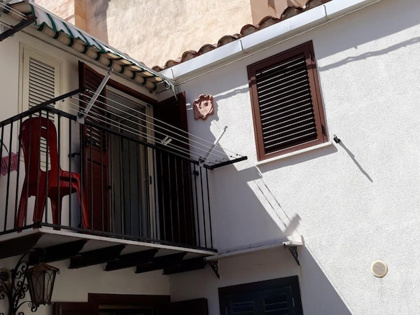 Apartment 'La Casetta Della Rocca' With Mountain View, Wi-fi And Air Conditioning - Cefalù