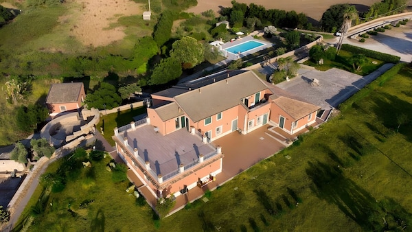 Camera 'Al Palmento Relais - Barolo R6' Con Piscina Condivisa, Wi-fi E Aria Condizionata - Belvedere