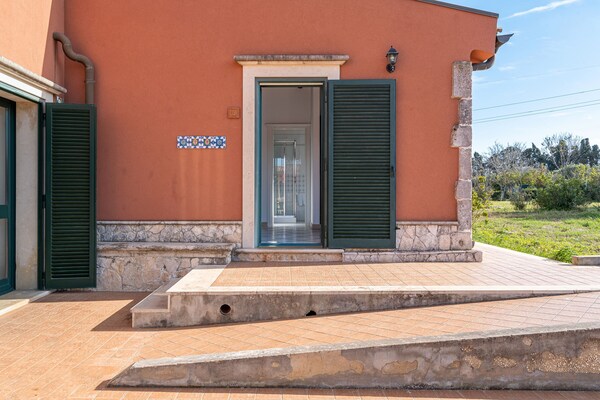 Room 'Al Palmento Relais - Etna Rosso R5' With Shared Pool, Wi-fi And Air Conditioning - 시러큐스