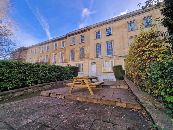 Clifton Period Flat, Near Centre, Parking X1, Garden - Clifton