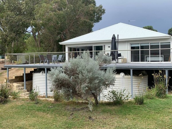 An Entertainers Delight By The Lake - Binningup