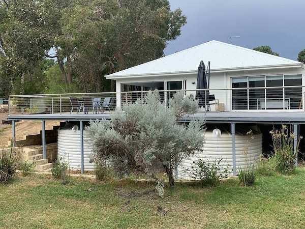 An Entertainers Delight By The Lake - Binningup