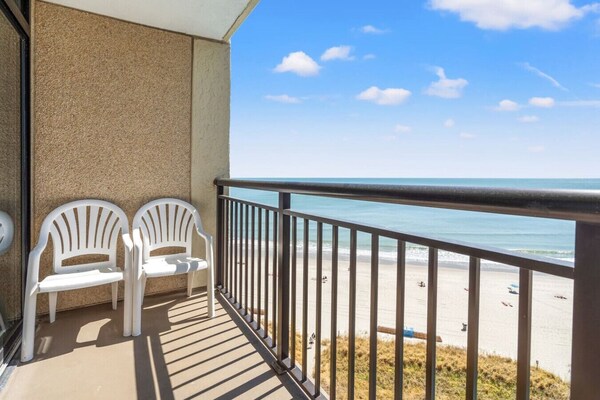 Charming - Oceanfront Balcony - Queen Beds - Pools - North Myrtle Beach, SC
