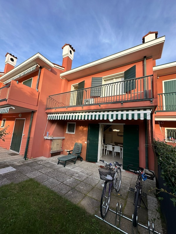 Villa Rénovée En Bord De Mer Avec Jardin Privé - Bibione