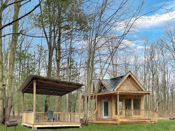 Glamping Forest Hideaway | Hike-grill-stargaze - Delhi, ON, Canada