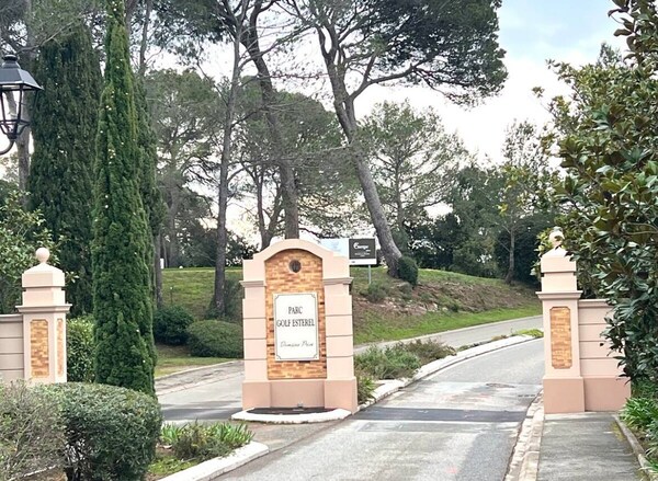 Résidence Domaine De Valescure\nsaint-raphaël - Boulouris-sur-Mer