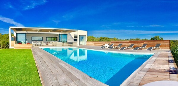 Piscine Chauffée, Vue Mer, Proche Pinarello - Zonza