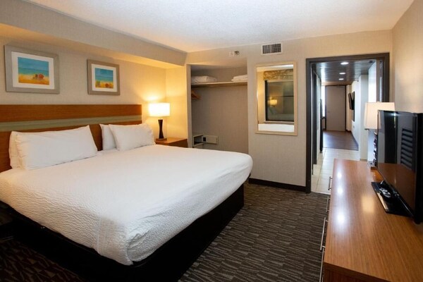 Beachfront Resort In  Virginia Beach At Reduced Rate  - August 2nd To 9th - Virginia Beach