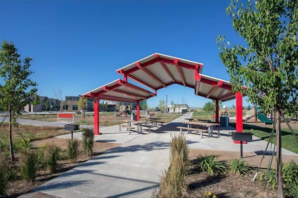 Brand New! Luxe Retreat - Near Airport & Gaylord - Aurora, CO