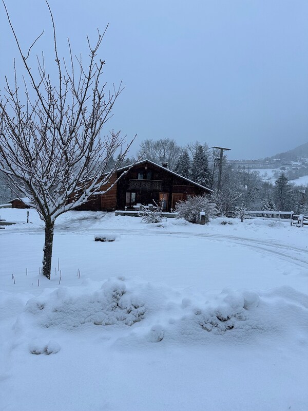 Chalet Ledelweiss, Calme Et Sérénité à 5 Minutes Des Pistes De Ski - Évian-les-Bains