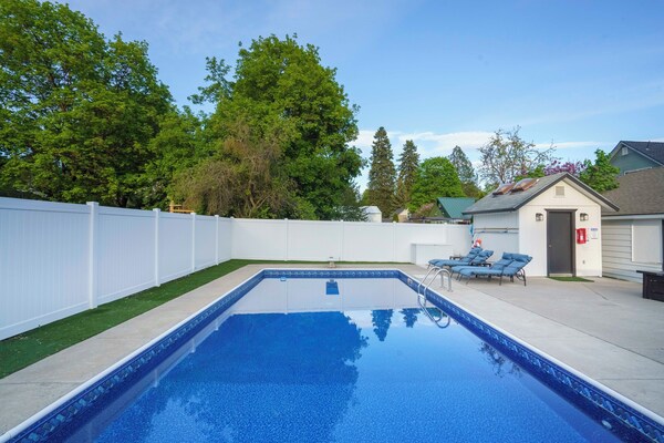 Upscale Heated Pool Retreat Near Lake Cda With Hot Tub - Idaho (State)