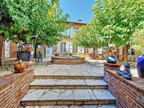 Proche De Toulouse Love Room _ Loft Romantique Avec Spa Privatif Et Piscine - Haute-Garonne