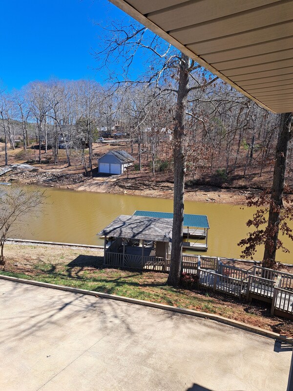 New Listing\nwarren Cove 6bd 3.5ba Home  Sleeps 22, Ramp, Dock Plenty Of Parking - Wedowee, AL