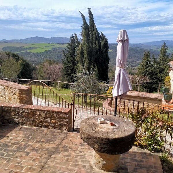 Two-bedroom Apartment With Beautiful Views Of The Tuscan Countryside - Volterra