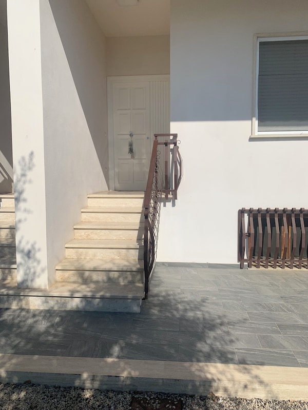 Villa With Garden, 300 M From The Beach, Indoor Parking, Air Conditioning. - Fondi