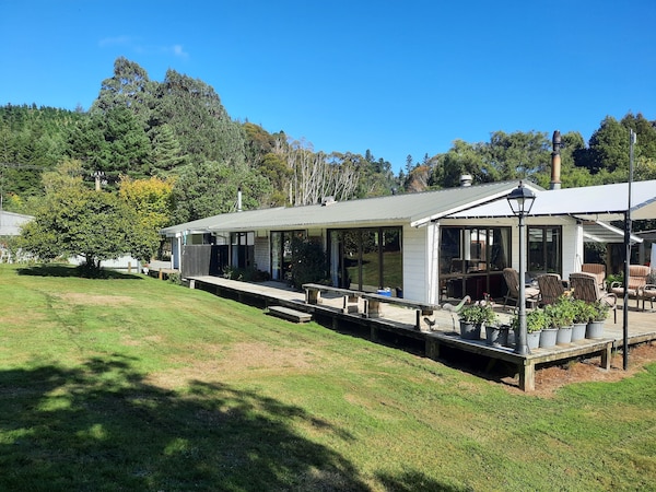 Akatarawa Valley Retreat - Upper Hutt
