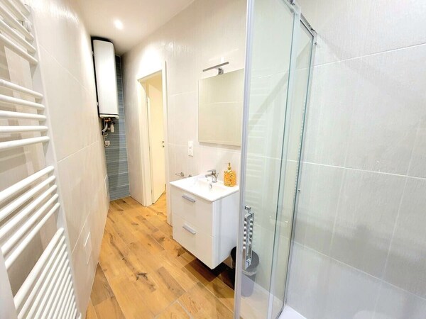 Large One-bedroom Apartment Downtown For Families-beach - Menton