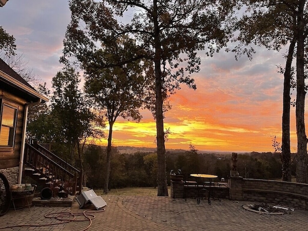 Charming, The Johnny Cash Themed Studio On Our 40 Acre Farm Lebanon, Tennessee - Lebanon, TN