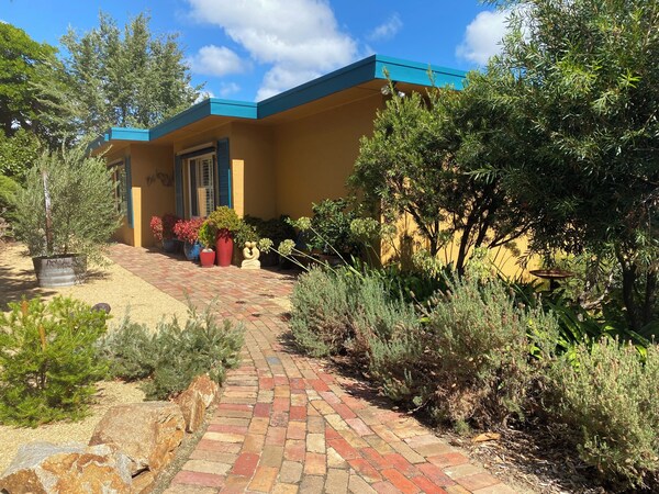 Tropical Oasis/pet Friendly. Golf, Hot Springs, Beach Nearby. Large Games Room. - Melbourne