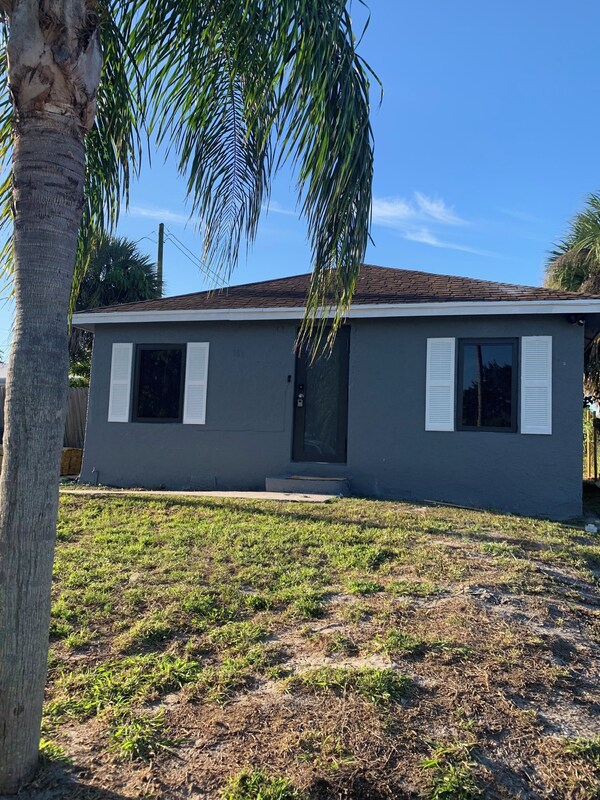 Charming 3-bedroom House With Ac, Wifi In Lovely West Palm Beach - Juno Beach, FL