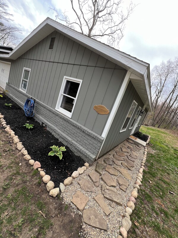 Forget Your Worries In This Private, Spacious, And Serene Duplex! - Hastings, MI
