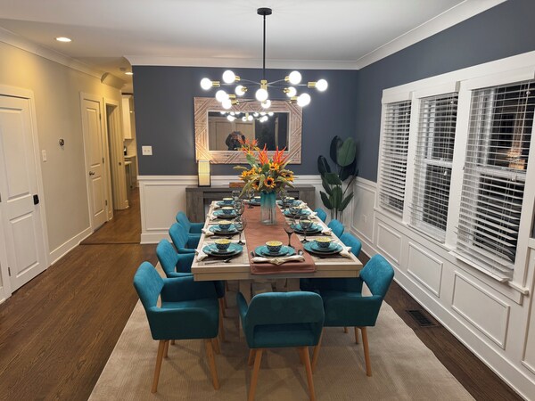 Stunning Modern & Spacious Sleeps 16 In Forest Park - Brookfield, IL