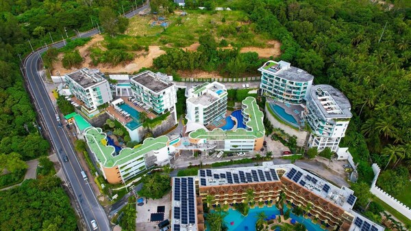 Beautiful Top Floor Penthouse Lovely Sea Views, A Peaceful & Quiet Development - Patong Beach