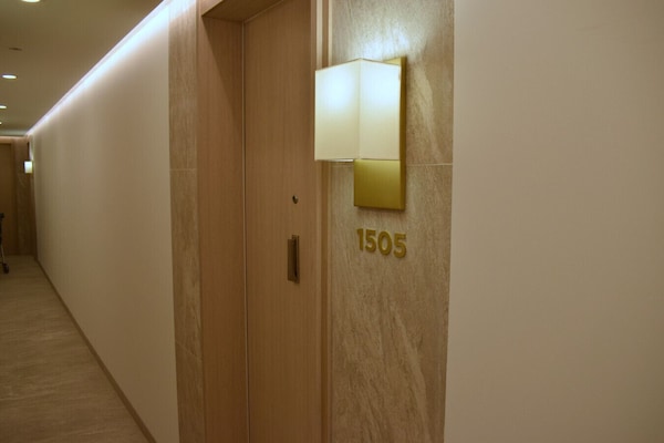15th Floor Luxury 2 Bedroom Apartment - Gibraltar