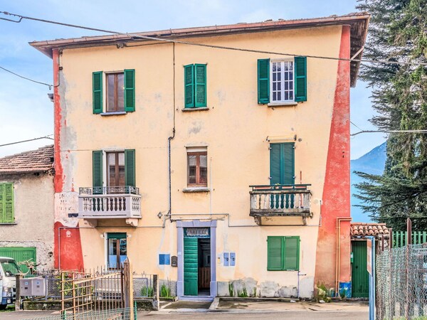 Lovely Apartment For 4 Guests With Wifi, Tv, Balcony, Pets Allowed And Parking - Bellano